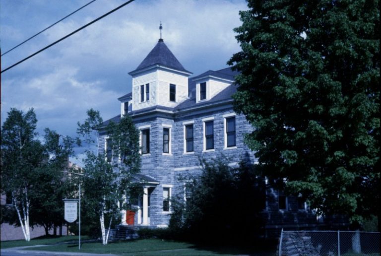 Pember Museum of Natural History - Lakes to Locks Passage